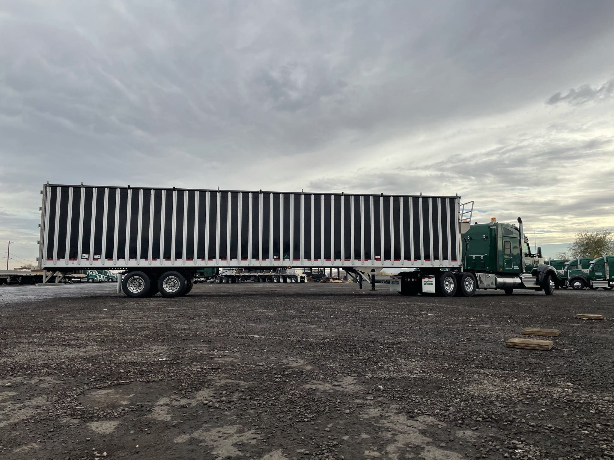 Walking Floor Trailers - White Mountain Trucking LLC